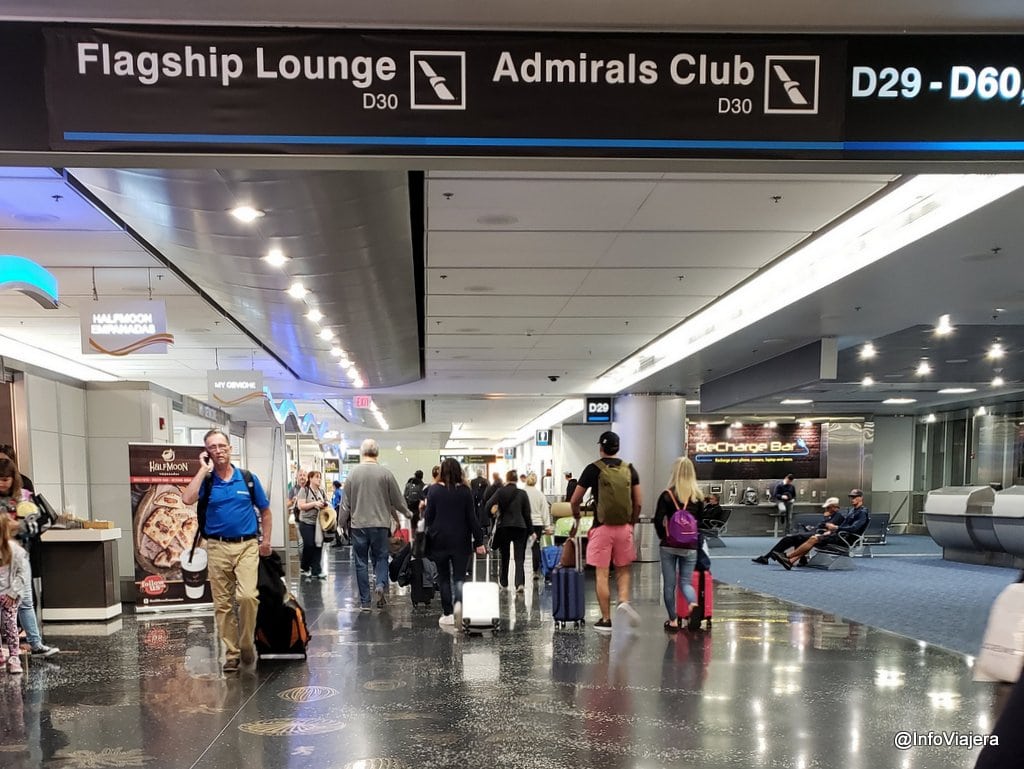 El VIP Flagship Lounge de American Airlines en el aeropuerto ...