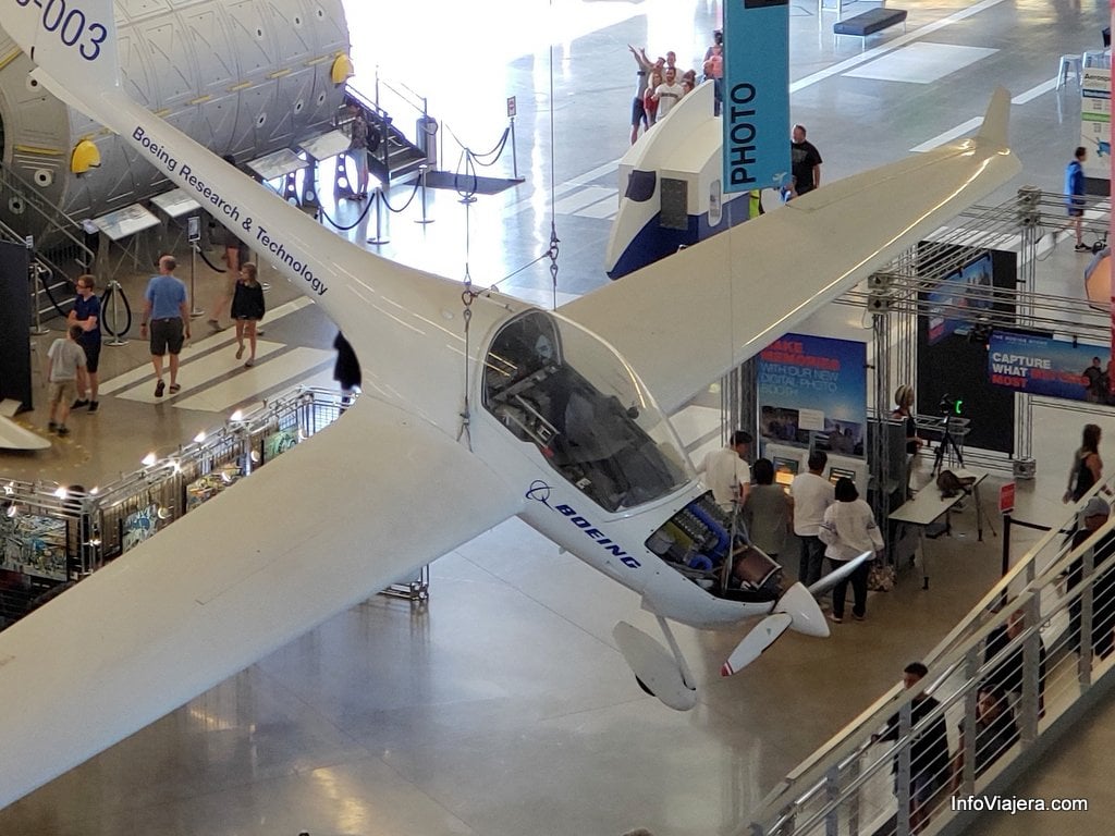 El tour por la fábrica de Boeing y el Future of Flight Aviation Center ...