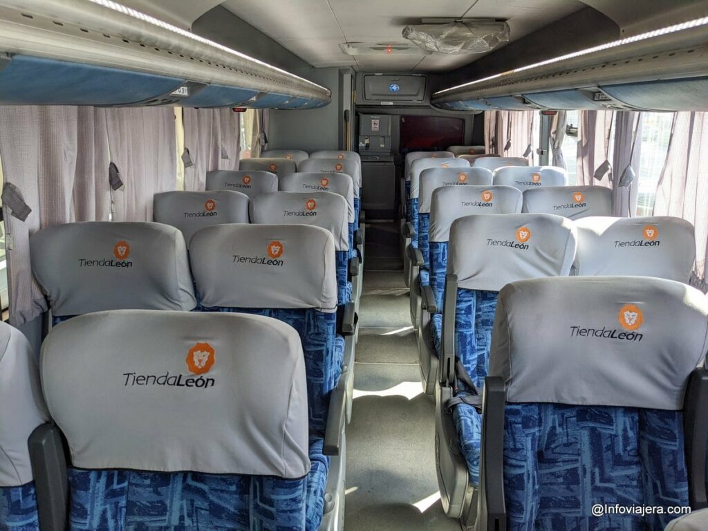 El servicio de bus de Tienda León entre Aeroparque y el aeropuerto de ...