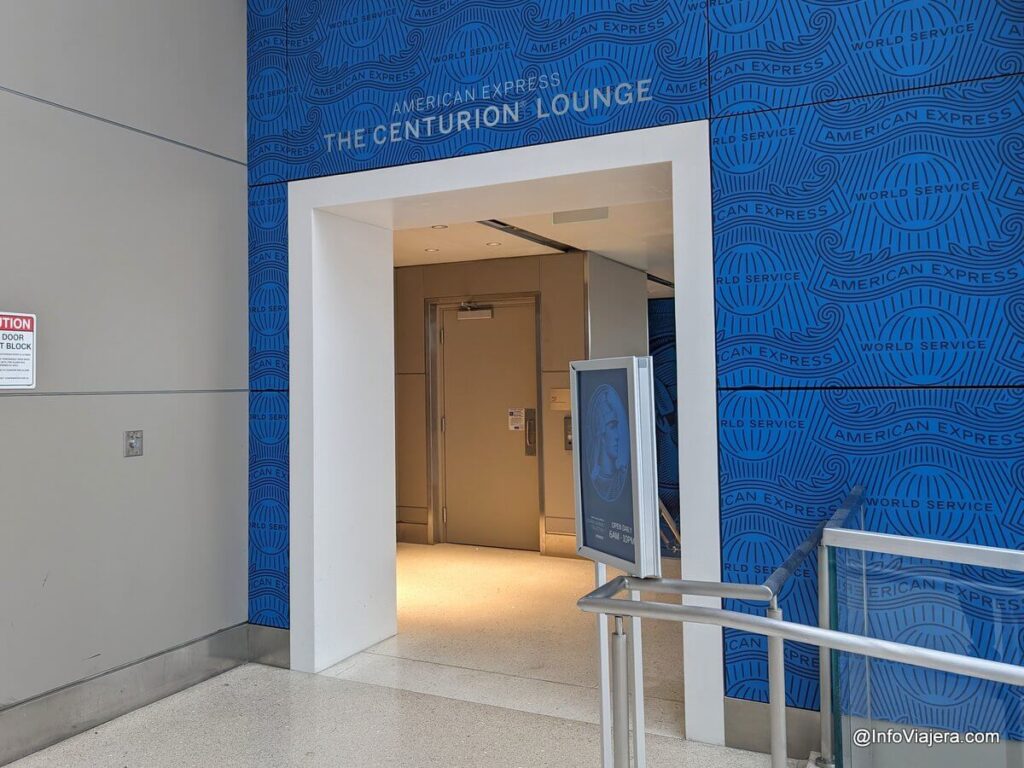 La sala VIP Centurion Lounge de American Express en el aeropuerto de ...