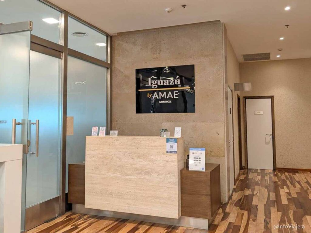 La sala VIP de AMAE en el aeropuerto de Iguazú, Misiones (Argentina ...