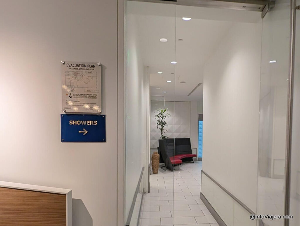 El Delta Sky Club del Concourse E en el aeropuerto de Atlanta (Estados ...